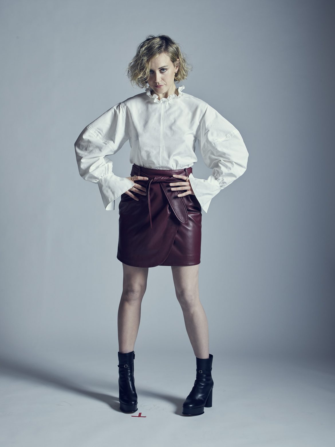 Taylor Schilling - Moves | Fashion & Lifestyle... Online