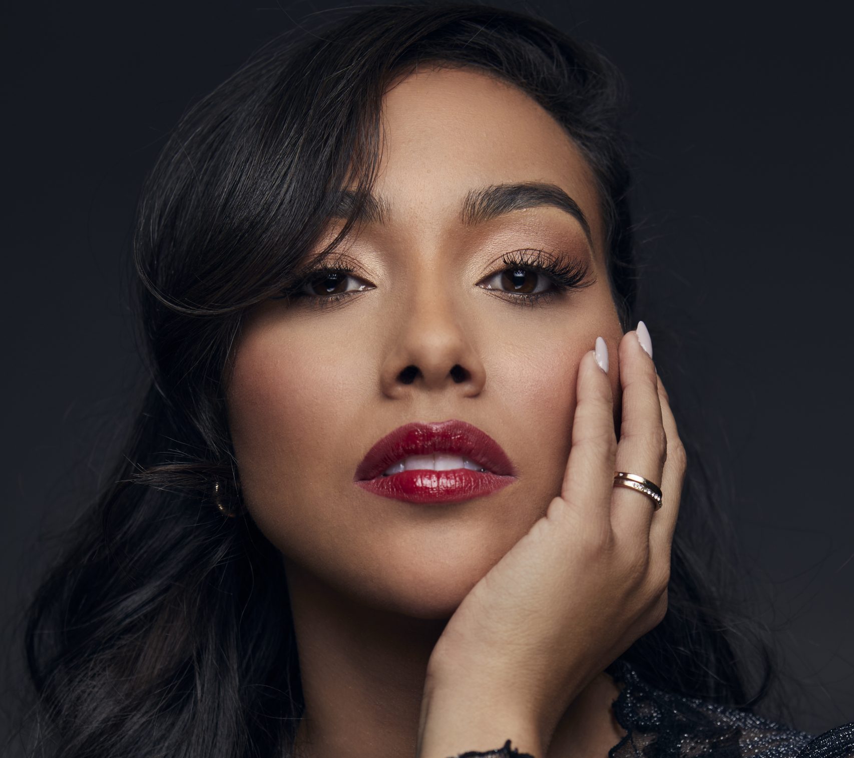 Danielle Larracuente - Moves | Fashion & Lifestyle... Online