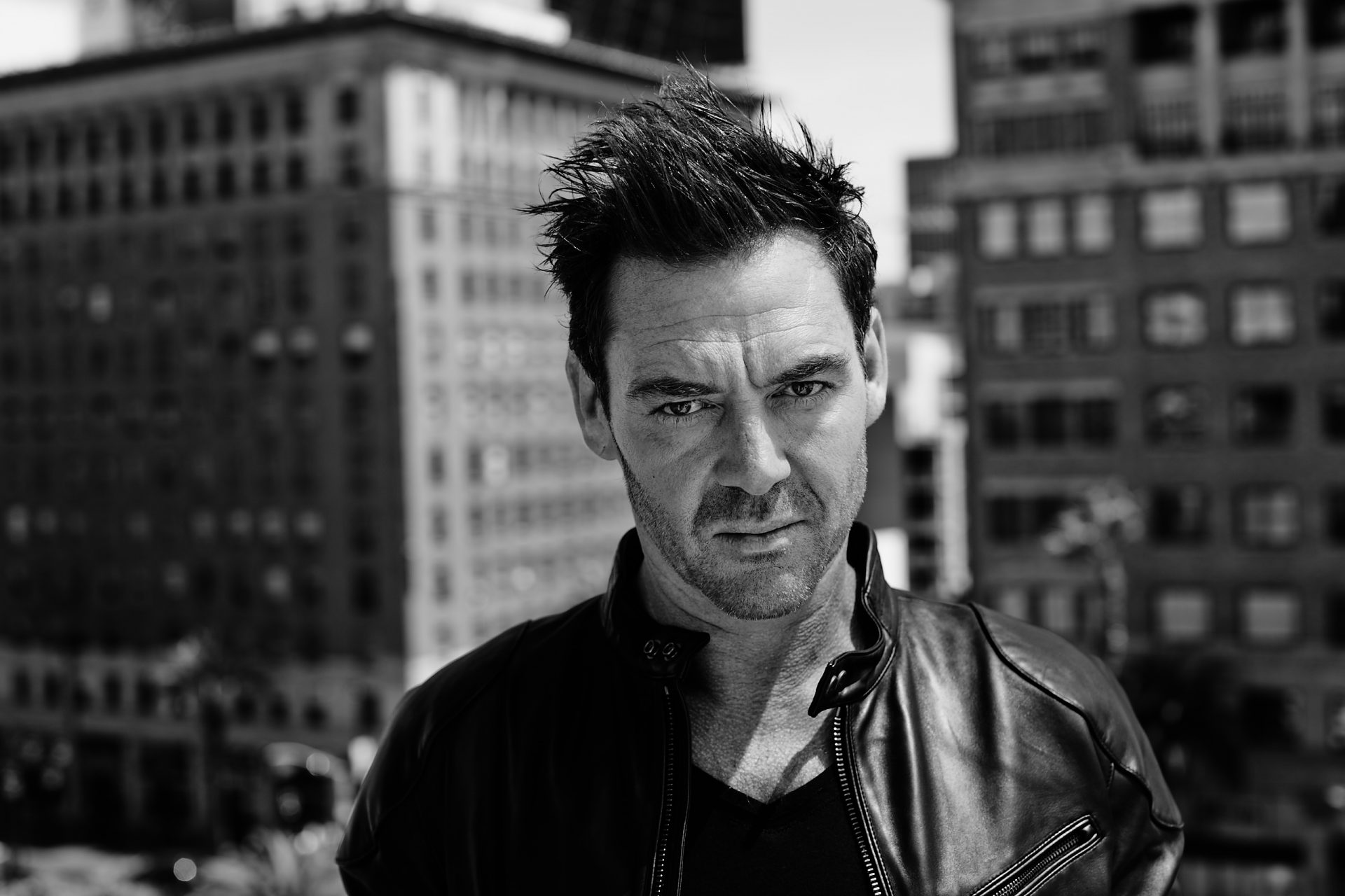 Marton Csokas Moves Fashion And Lifestyle Online